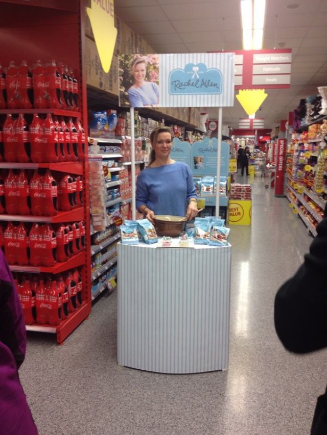 Famous Celebrity Irish Chef Rachel Allen Teams Up with FMI for Oatfield ...